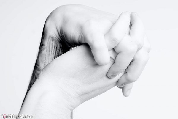 The Benefits Of A Hand Massage And How To Do It Yourself