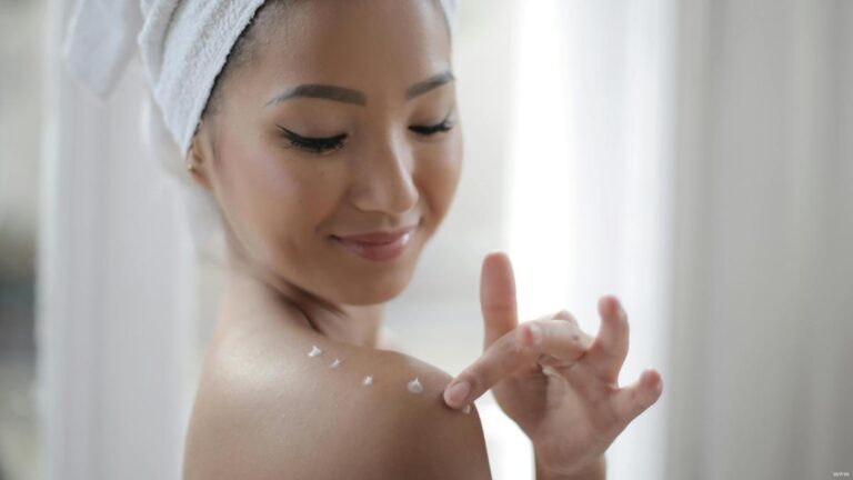 How to Use Body Lotion to Improve Skin Texture and Radiance